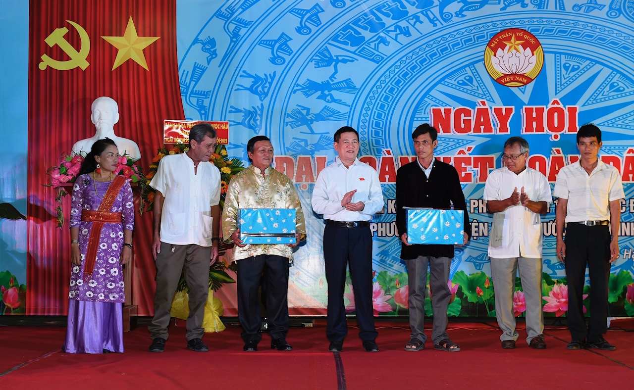 Bộ trưởng Hồ Đức Phớc dự Ngày hội Đại đoàn kết toàn dân tộc tại Ninh Thuận - Tạp chí Kinh tế ...