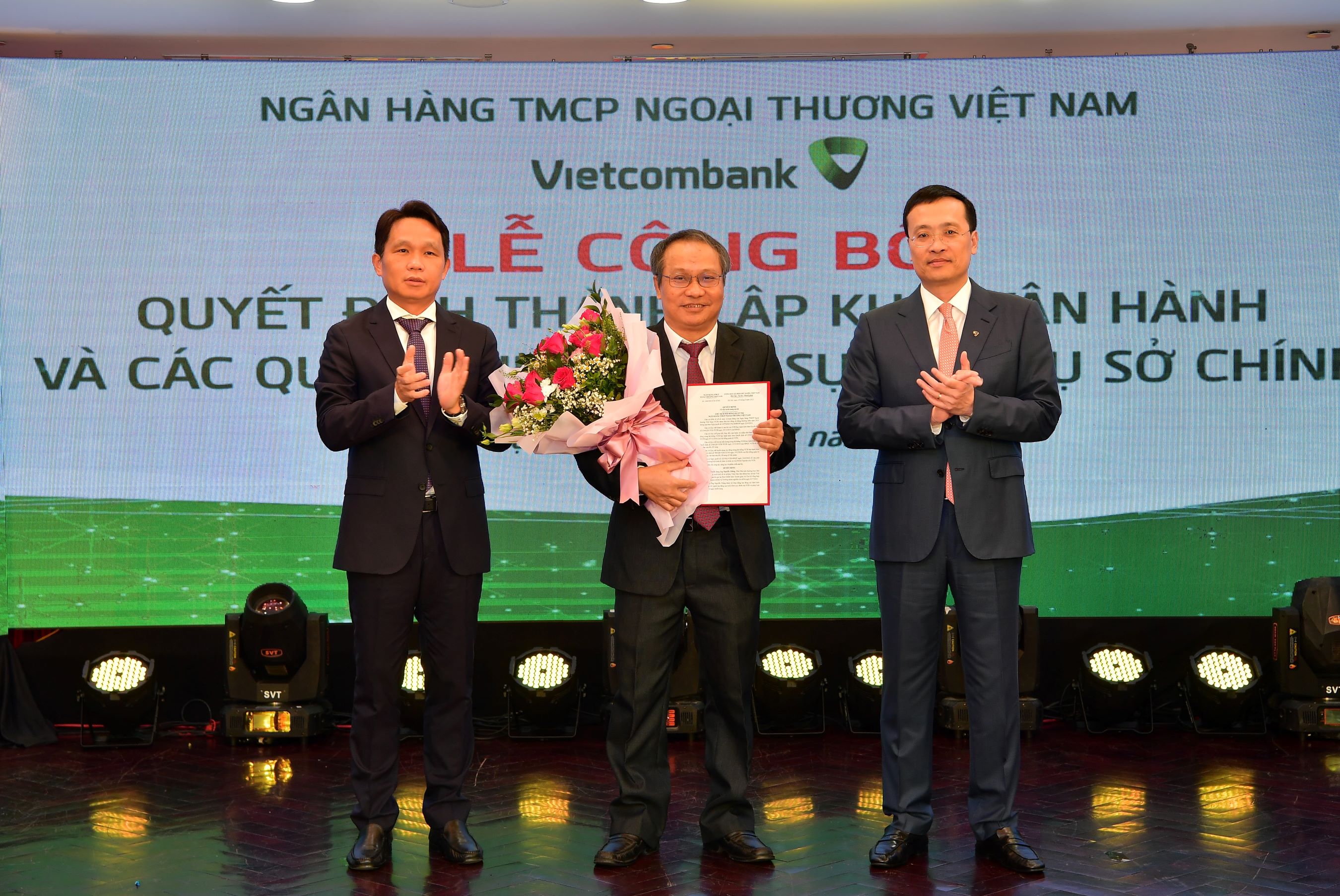 Vietcombank công bố quyết định thành lập Khối Vận hành tại Trụ sở chính - Tạp chí Kinh tế - Tài ...